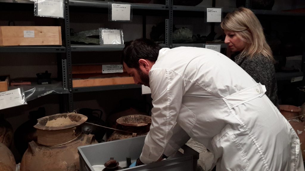 ΠΙΣΩ ΑΠΟ ΤΗ ΣΚΗΝΗ-BEHIND THE SCENES – All for National Archaeological ...